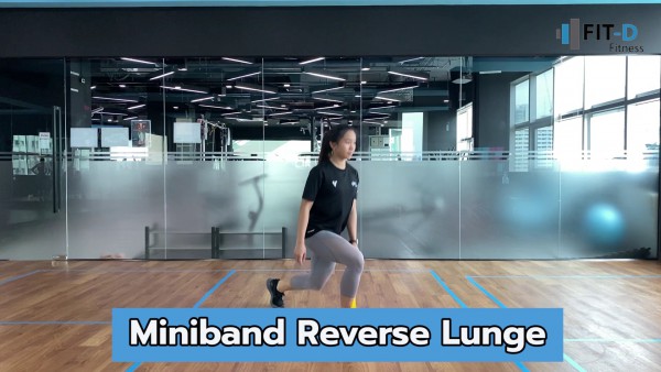 ท่าออกกำลังกาย Mini Band Reverse Lunge | วิธีทำท่าออกกำลังกาย Mini Band ...