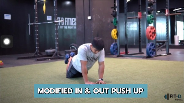ท่าออกกำลังกาย Modified In & Out Push Up | วิธีทำท่าออกกำลังกาย ...