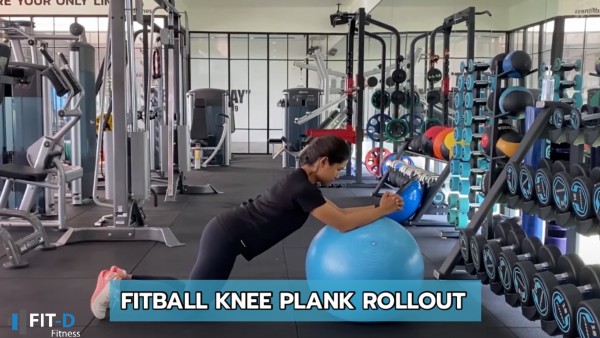 ท่าออกกำลังกาย Fitball Knee Plank Roll Out | วิธีทำท่าออกกำลังกาย ...